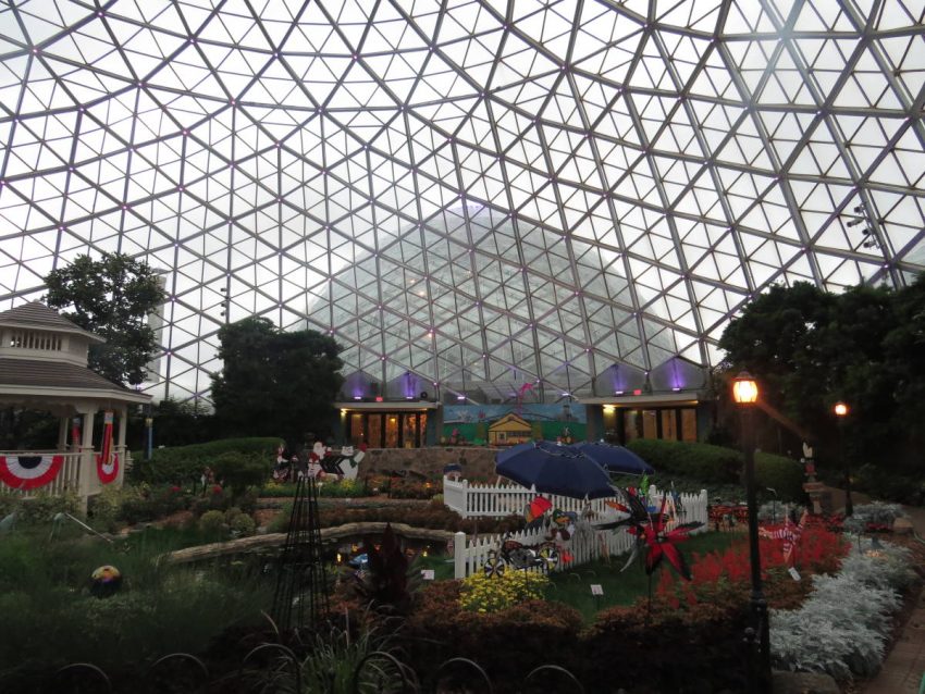 Milwaukee Botanical Gardens Domes | Fasci Garden