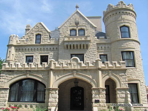 Joslyn Castle is Omaha's bid for royalty - The Walking Tourists